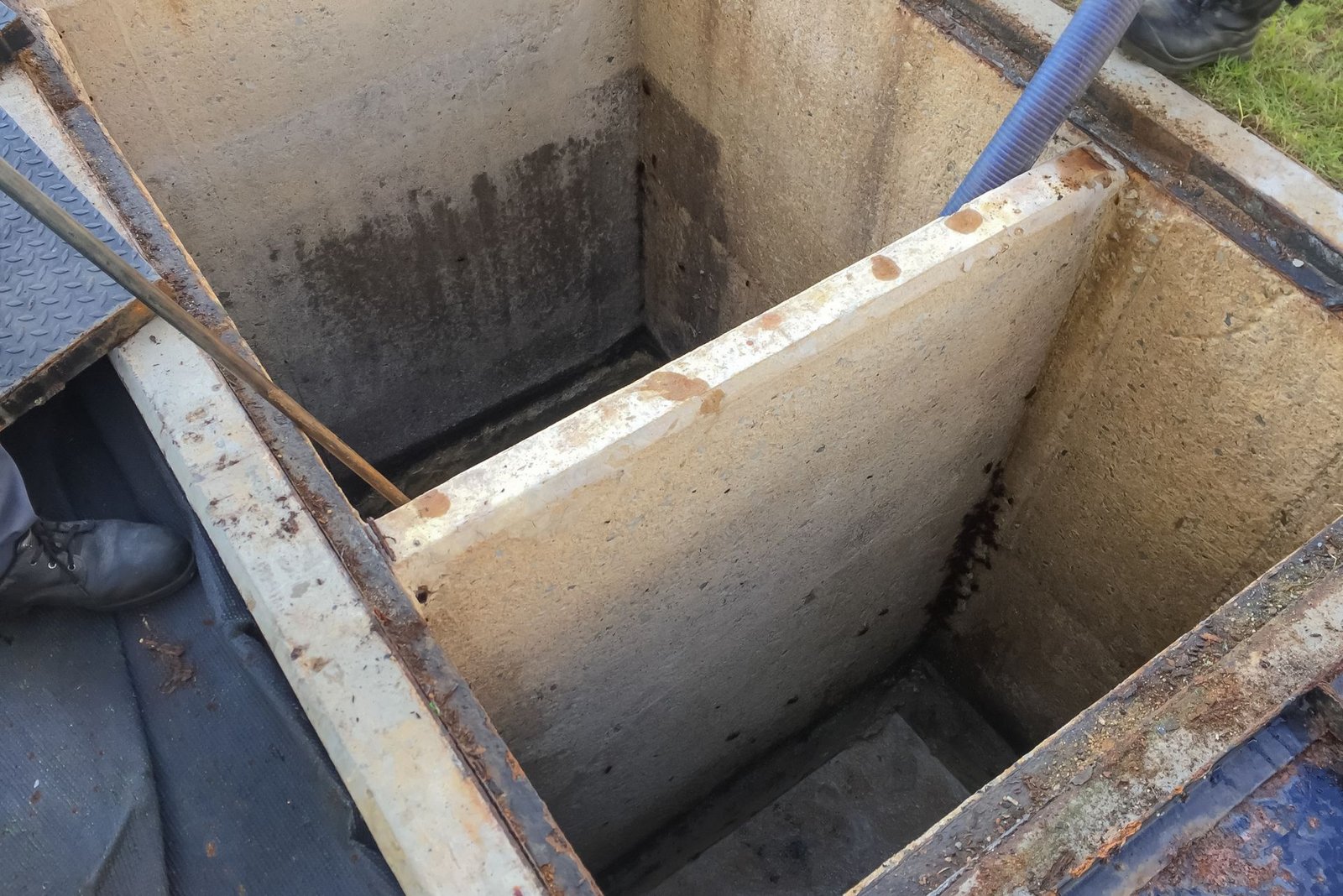 Ultimate Guide To How To Fix Leaking Concrete Water Tank NZ